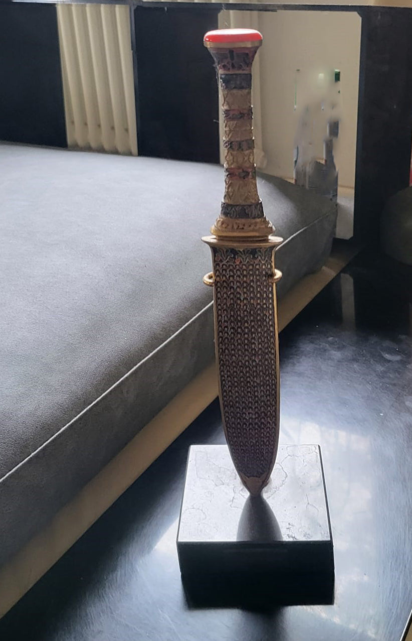 International Museum Collections - Il pugnale d'oro di Tutankhamon — di ...